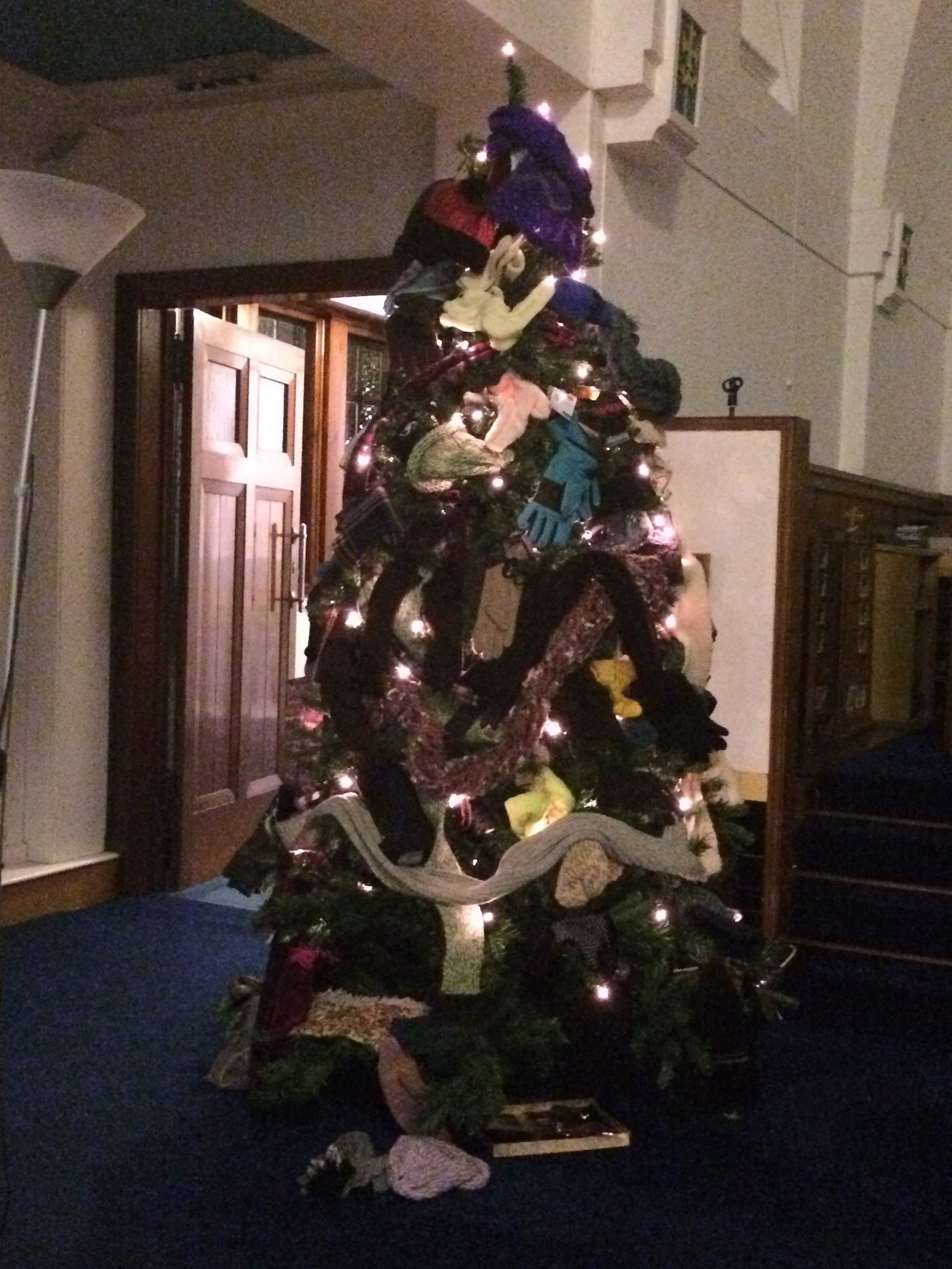 Mitten Tree helps keeps people warm at Christmas – Wilson Memorial Church